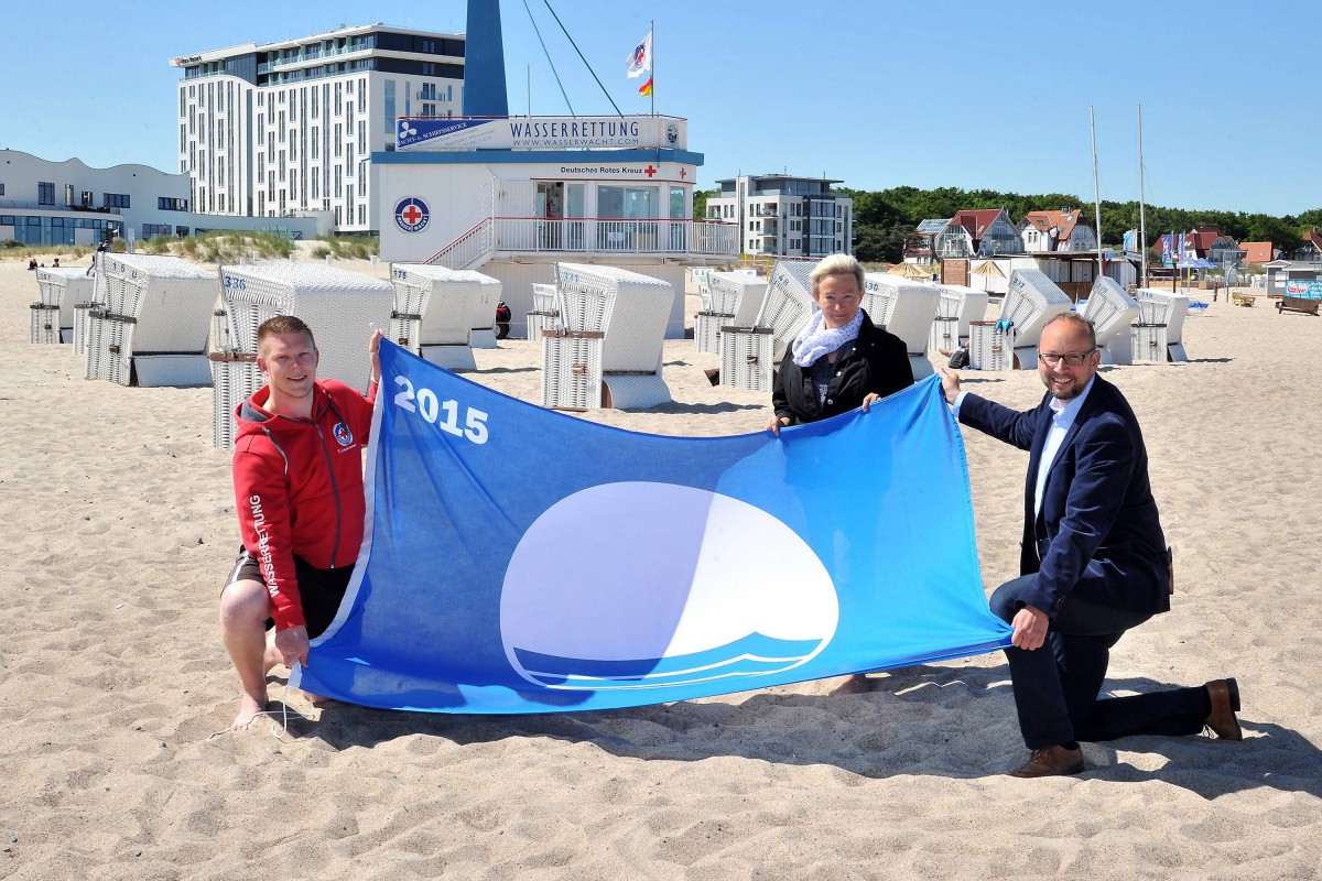 Warnemünde hisst die "Blaue Flagge" | Rostock-Heute