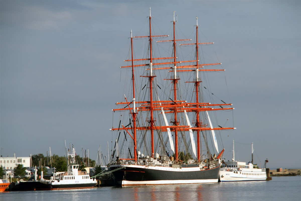 "Sedov" als 100. Schiff zur Hanse Sail Rostock 2017 angemeldet ...