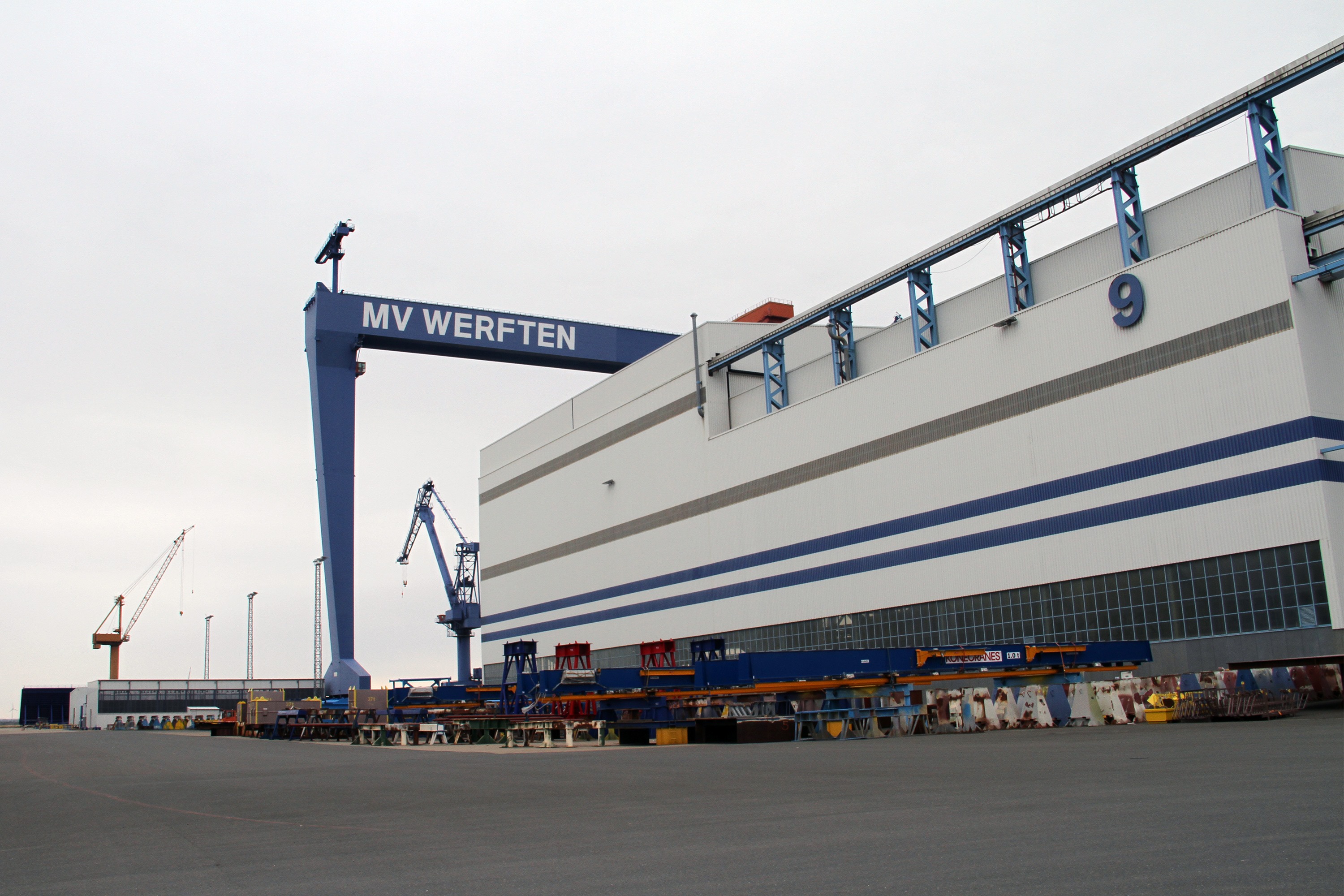 Logotipo De Neptun Werft Meyer Neptun