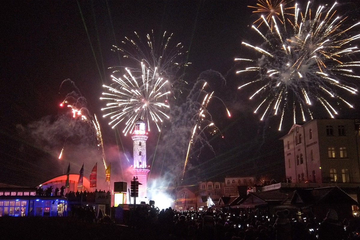 Warnemünder Turmleuchten 2020 | Rostock-Heute