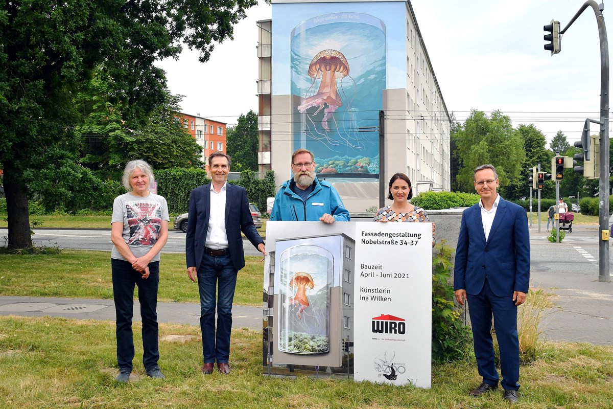 Feuerqualle ziert Hausfassade | Rostock-Heute