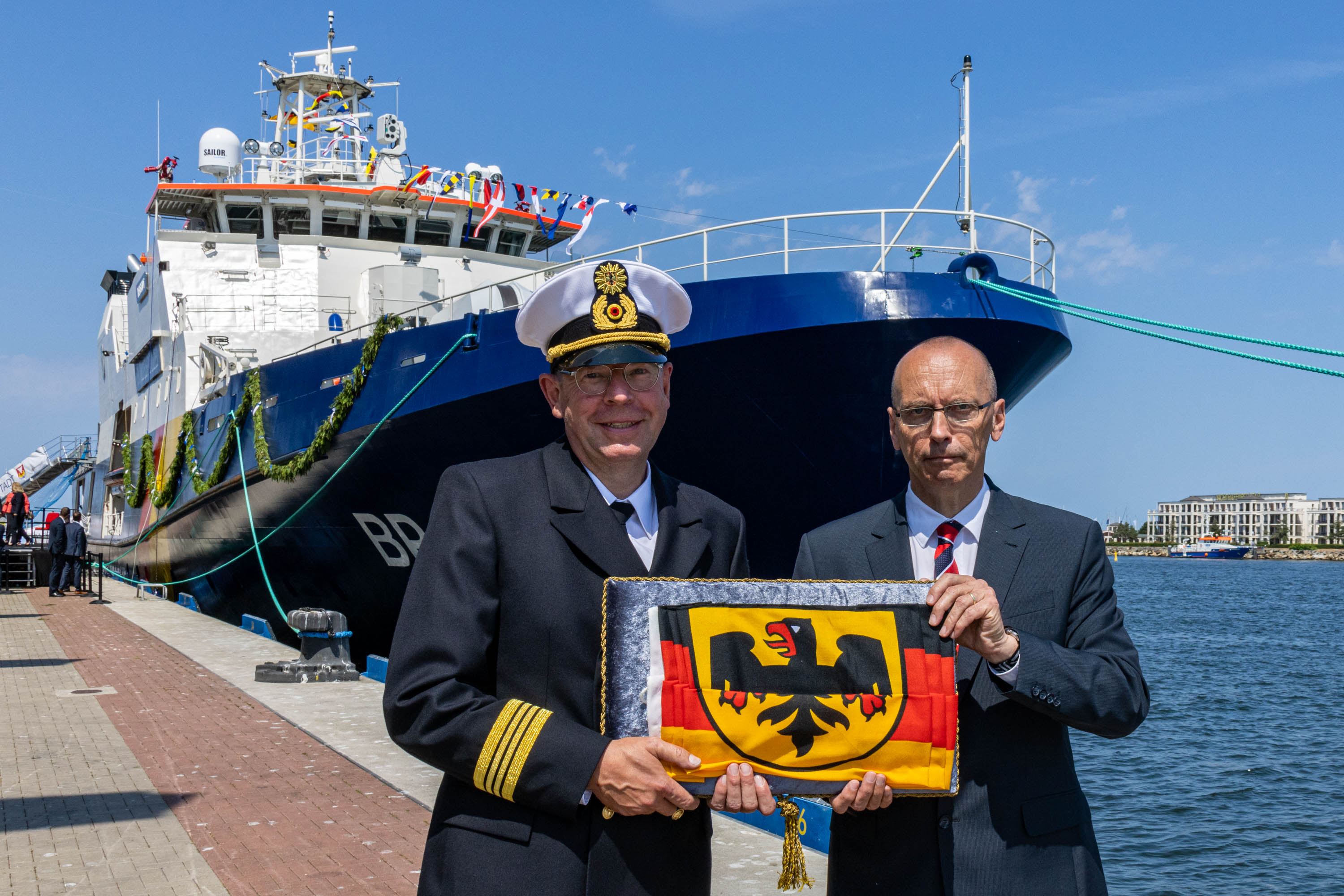 BP 84 "Neustadt" in Warnemünde getauft, gesegnet und in Dienst gestellt ...